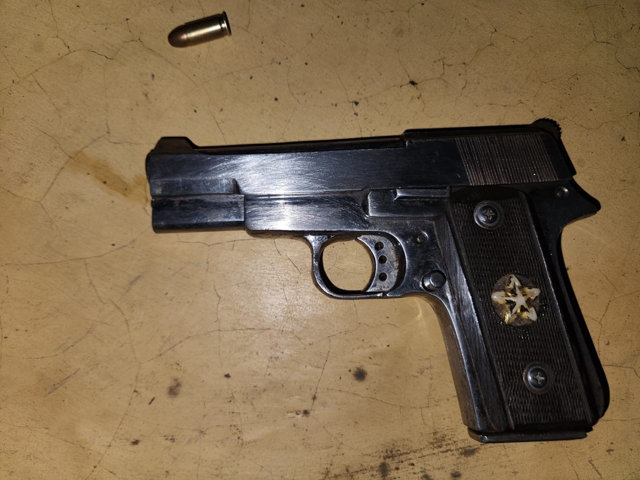 अपराधिक वारदात करने से पहले पकड़ा गया कुख्यात बदमाश, पिस्टल, कारतूस जब्त